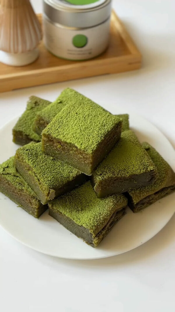 Viral Matcha Mochi Brownies Recipe - Spoonful of Asia